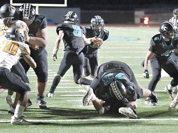 Off and running: Switch to wing T pays off for Na Alii | News, Sports ...
